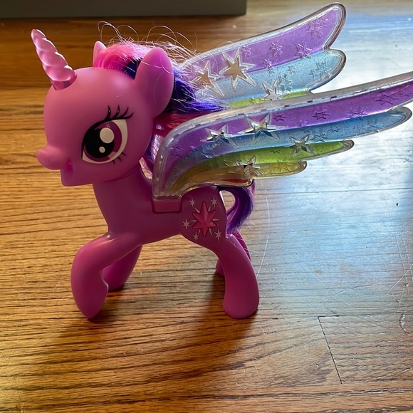 My Little Pony | Toys | My Little Pony Toy Lights Up Moving Wings ...